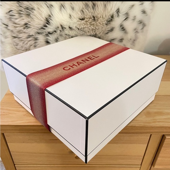 CHANEL | Storage & Organization | Chanel Holiday 222 Packaging ...